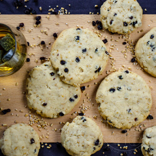 Whisky, Oat, and Currant Shortbread - diversivore